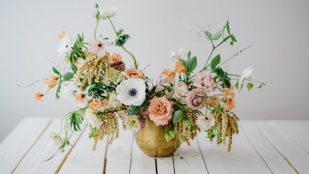 Anatomy of a Centerpiece - BLOOM TRUST CO.